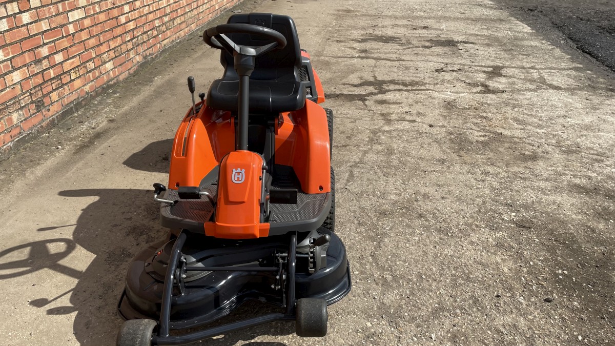 Husqvarna Rider R111B | Telephone: 01205 750367