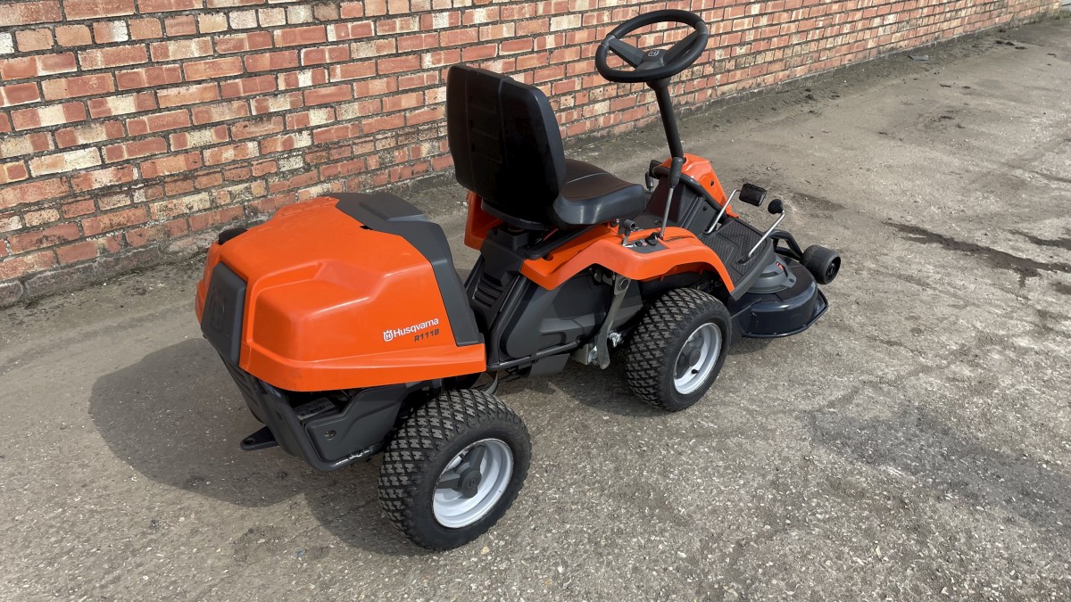 Husqvarna Rider R111B | Telephone: 01205 750367