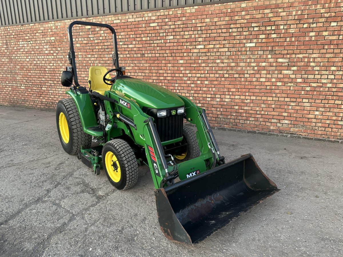 John Deere 3520 and MX Front Loader | Telephone: 01205 750367