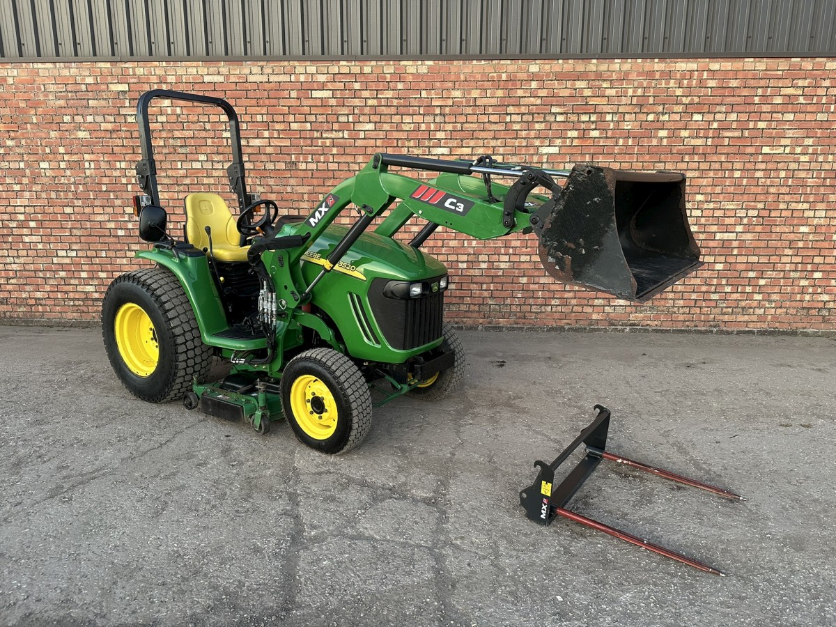 John Deere 3520 and MX Front Loader | Telephone: 01205 750367