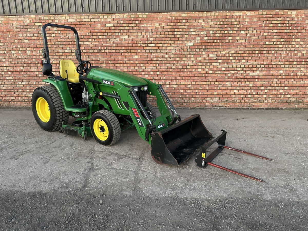 John Deere 3520 and MX Front Loader | Telephone: 01205 750367