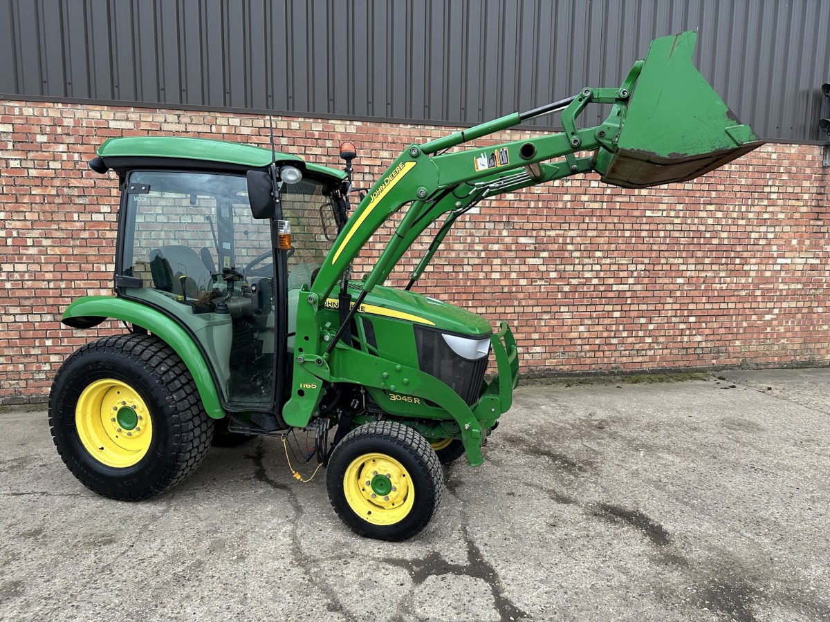 John Deere 3045R | Telephone: 01205 750367