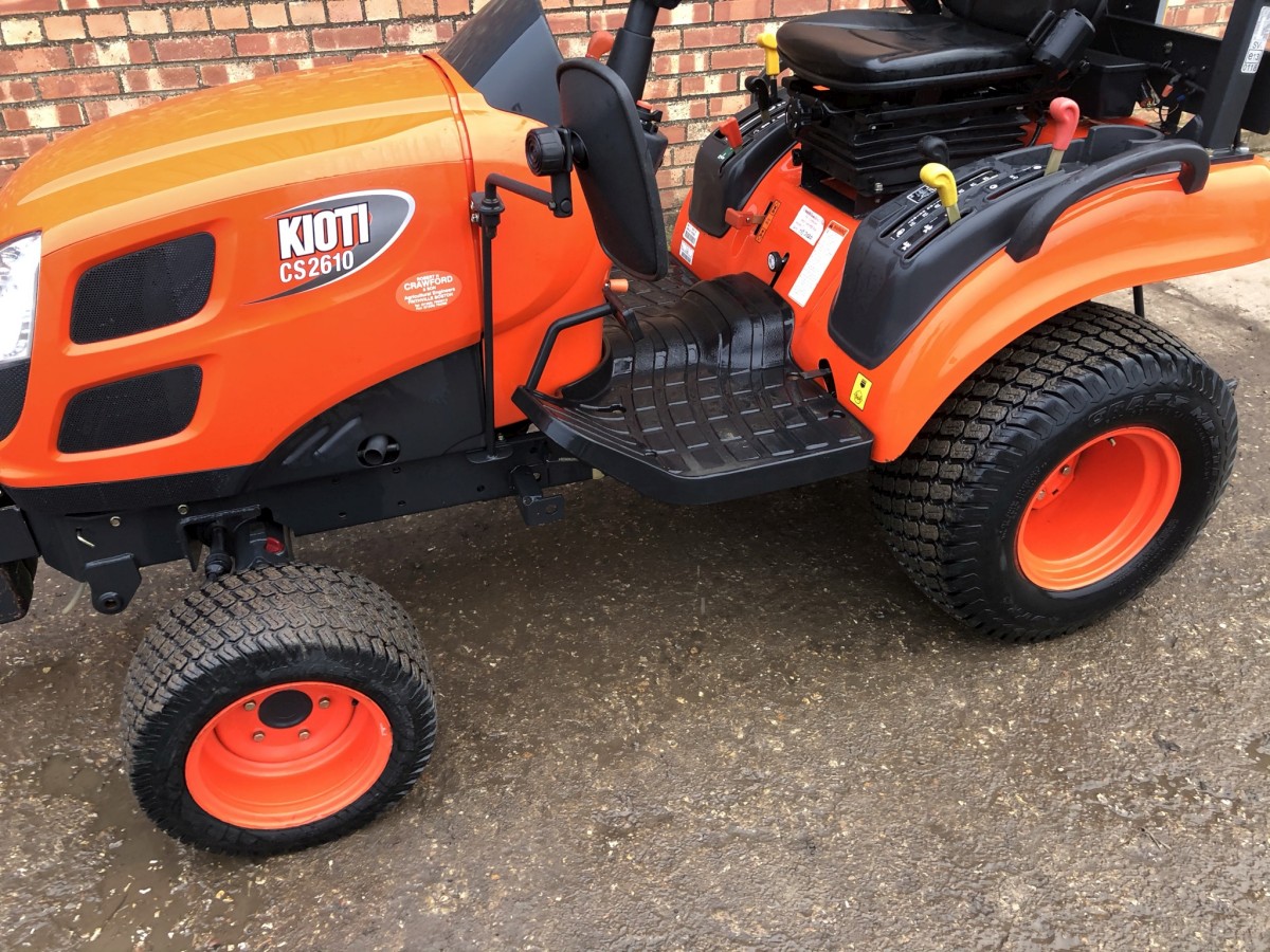 Kioti CS2610 Compact Tractor | Telephone: 01205 750367