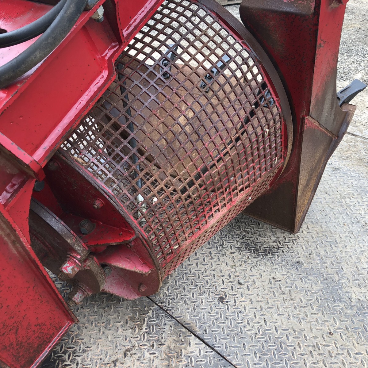 Lloyd Rotary Screening Bucket | Telephone: 01205 750367